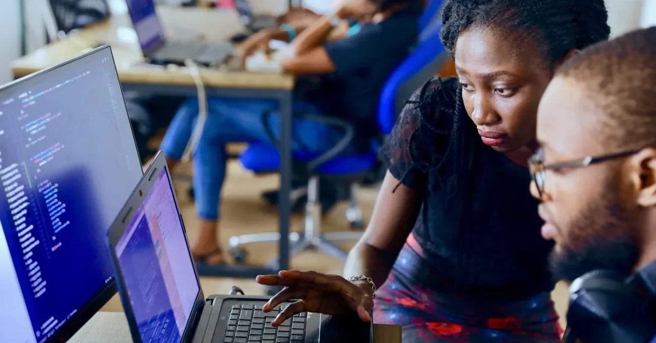 Senior Software Engineer (USA): Salary, Skills, Career Path, and Hiring ...