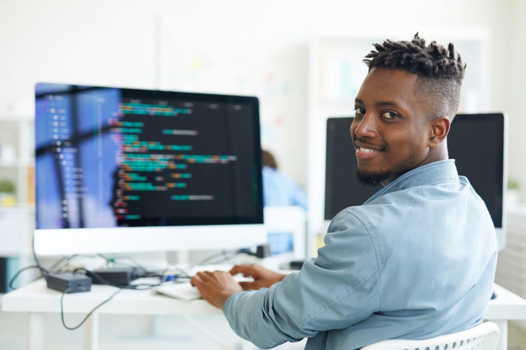 Senior Software Engineer (USA): Salary, Skills, Career Path, and Hiring ...